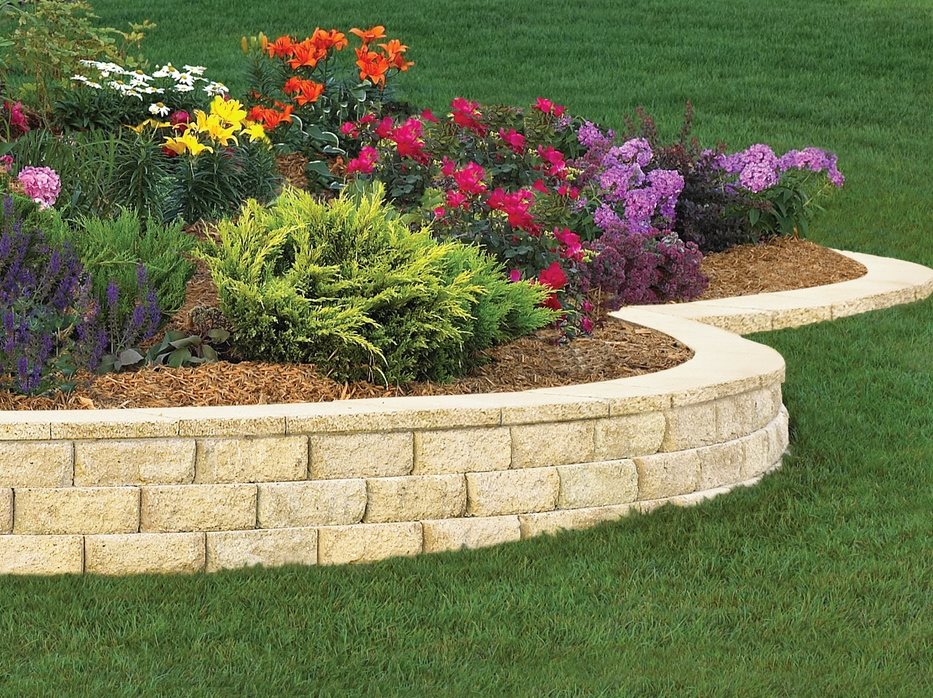 How to Maintain a Gorgeous Summer Landscape